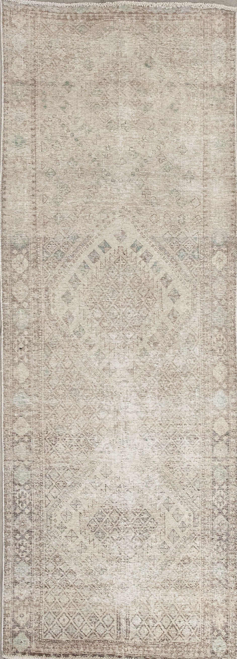 10058604 Circa Trend 3'08 x 10'02 – Caravan Rug